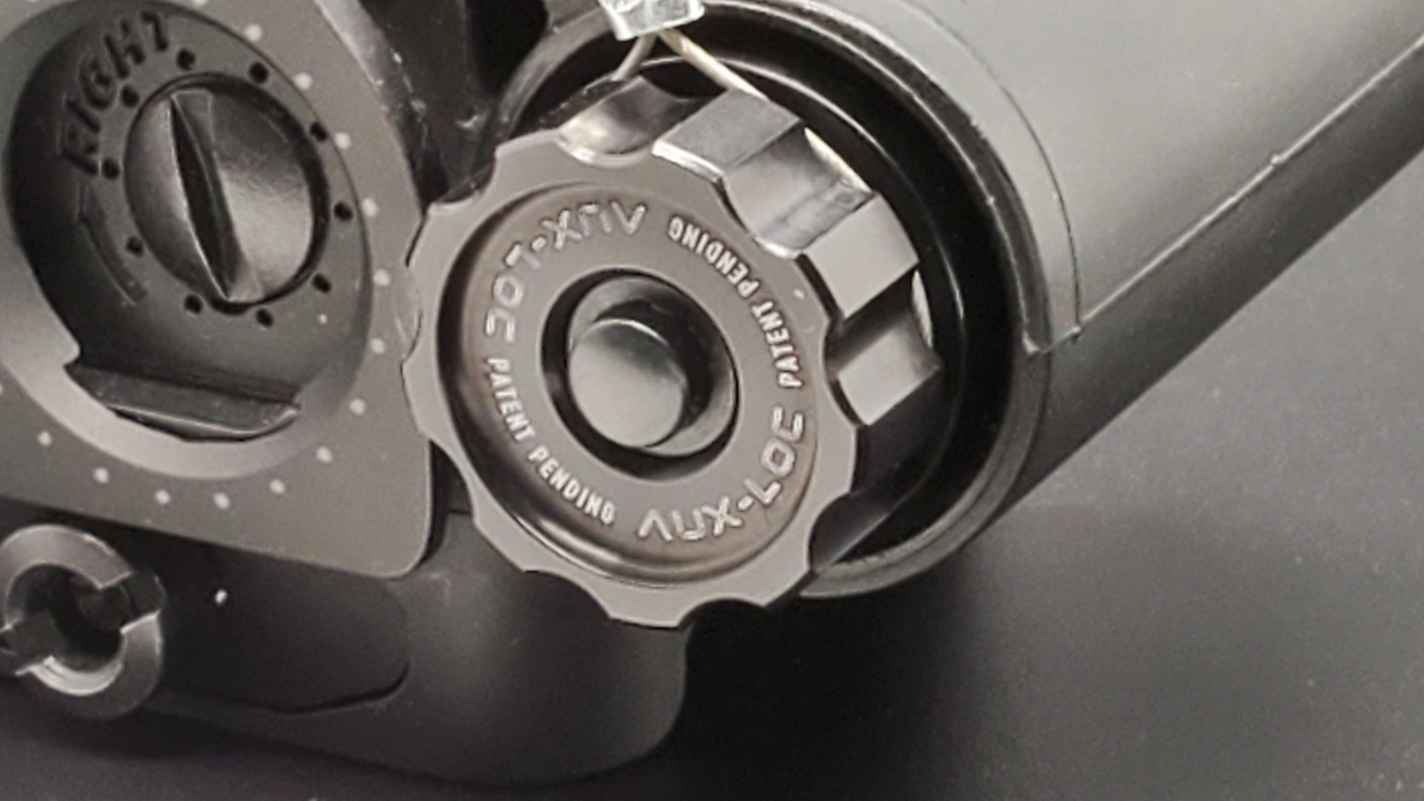 AUX-LOC™ Auxillary Battery Lock-out for all EOTech XPS & EXPS models ...